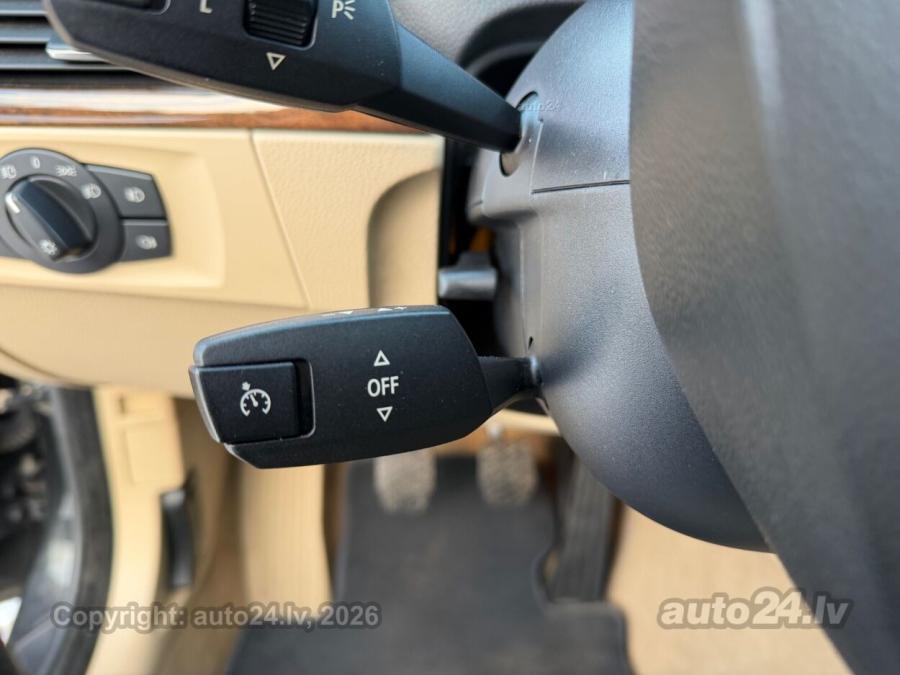 Melns BMW 3 Series 2005 Pērnava, ar dzinēja tilpumu 2.50 L un nobraukumu 221 tūkst. km par 4900 €, foto 17 vietnē AUTOMOTO.COM.LV