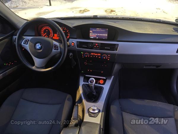 Melns BMW 3 Series 2005 Tallina, ar dzinēja tilpumu 2.00 L un nobraukumu 0 tūkst. km par 4490 €, foto 11 vietnē AUTOMOTO.COM.LV
