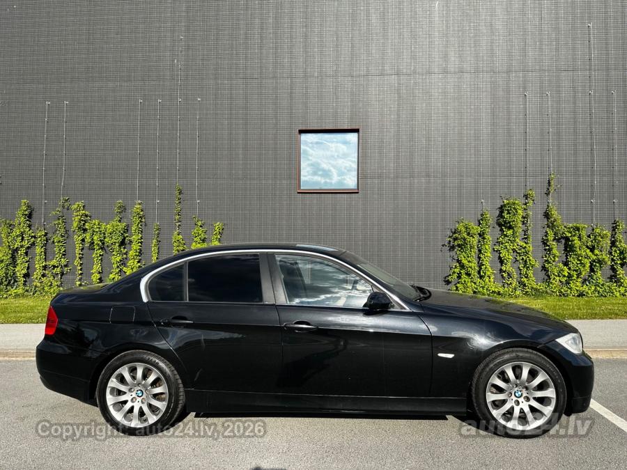 Melns BMW 3 Series 2005 Tallina, ar dzinēja tilpumu 3.00 L un nobraukumu 314 tūkst. km par 4900 €, foto 5 vietnē AUTOMOTO.COM.LV