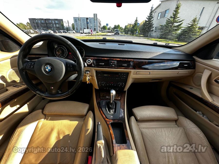 Melns BMW 3 Series 2005 Tallina, ar dzinēja tilpumu 3.00 L un nobraukumu 314 tūkst. km par 4900 €, foto 11 vietnē AUTOMOTO.COM.LV