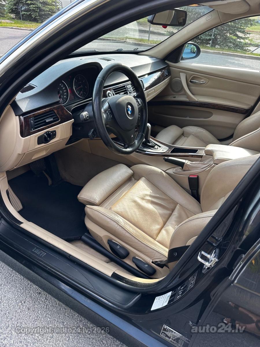 Melns BMW 3 Series 2005 Tallina, ar dzinēja tilpumu 3.00 L un nobraukumu 314 tūkst. km par 4900 €, foto 12 vietnē AUTOMOTO.COM.LV