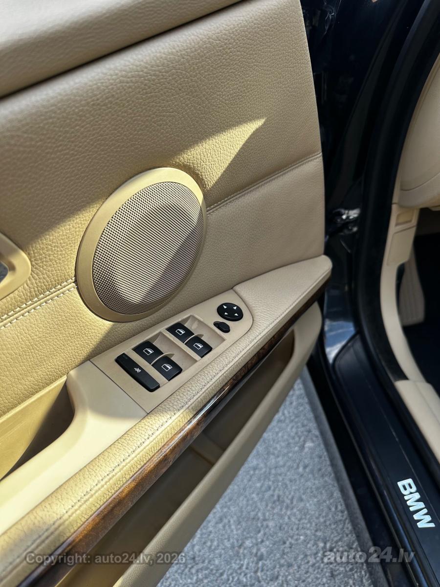Melns BMW 3 Series 2005 Tallina, ar dzinēja tilpumu 3.00 L un nobraukumu 314 tūkst. km par 4900 €, foto 16 vietnē AUTOMOTO.COM.LV