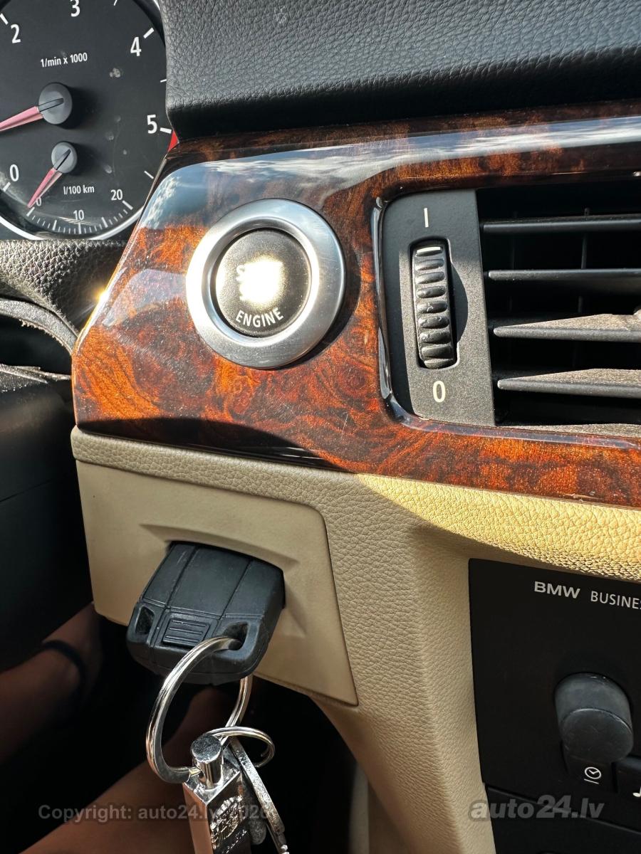 Melns BMW 3 Series 2005 Tallina, ar dzinēja tilpumu 3.00 L un nobraukumu 314 tūkst. km par 4900 €, foto 17 vietnē AUTOMOTO.COM.LV
