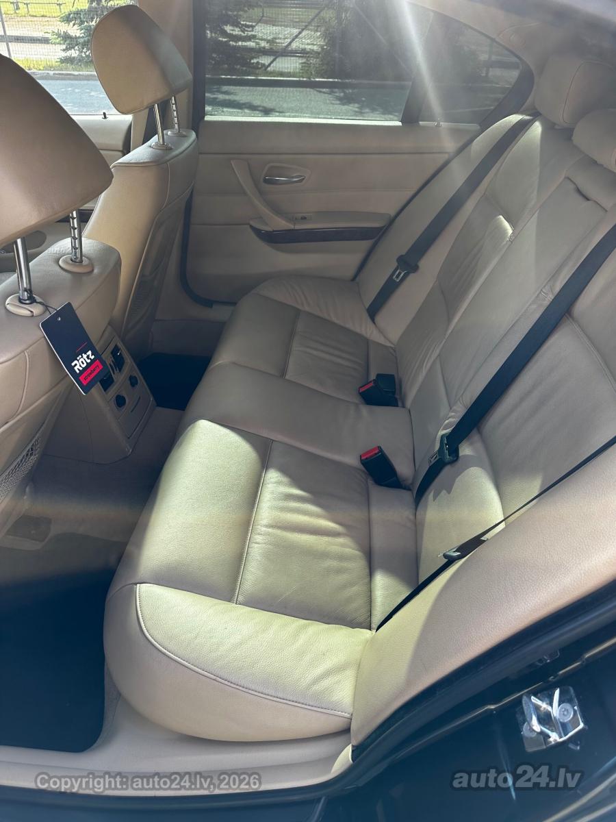 Melns BMW 3 Series 2005 Tallina, ar dzinēja tilpumu 3.00 L un nobraukumu 314 tūkst. km par 4900 €, foto 19 vietnē AUTOMOTO.COM.LV