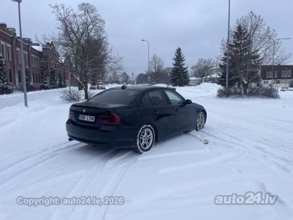 Melns BMW 3 Series 2006 Tallina, ar dzinēja tilpumu 2.00 L un nobraukumu 234 tūkst. km par 3000 €, foto 7 vietnē AUTOMOTO.COM.LV