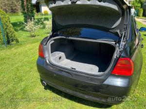 Black BMW 3 Series 2006 in Riga, with an engine capacity of 2.00 L and mileage of 342 thousand km for 4000 €, photo 5 on AUTOMOTO.COM.LV