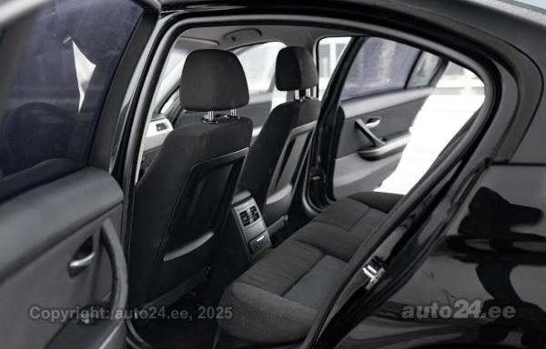 Melns BMW 3 Series 2007 Tallina, ar dzinēja tilpumu 2.00 L un nobraukumu 306 tūkst. km par 3500 €, foto 11 vietnē AUTOMOTO.COM.LV
