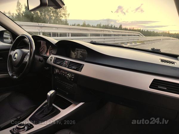 Black BMW 3 Series 2009 in Parnu, with an engine capacity of 3.00 L and mileage of 218 thousand km for 6700 €, photo 6 on AUTOMOTO.COM.LV