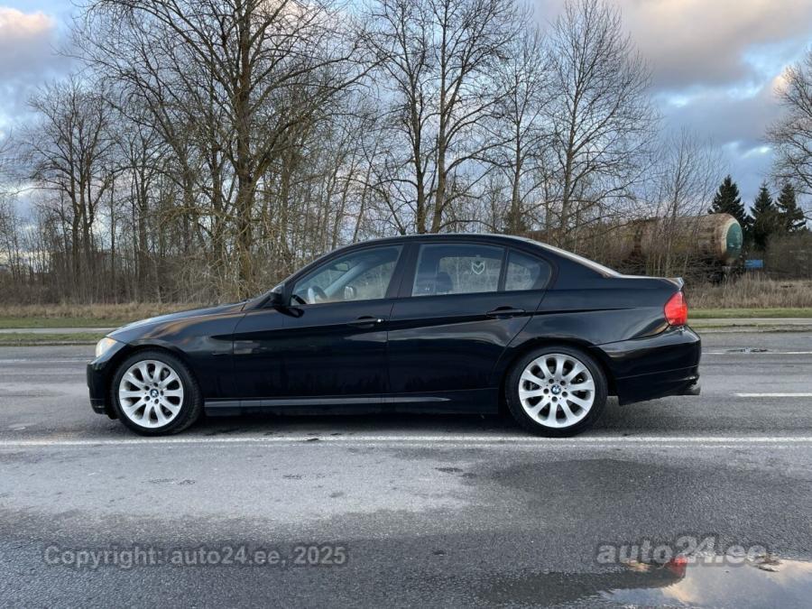 Black BMW 3 Series 2010 in Tallinn, with an engine capacity of 2.00 L and mileage of 345 thousand km for 5000 €, photo 4 on AUTOMOTO.COM.LV