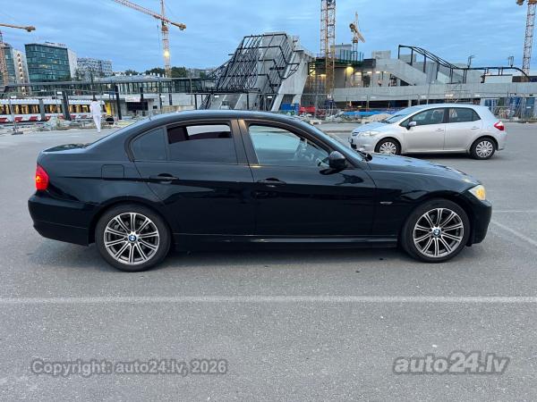 Black BMW 3 Series 2010 in Tallinn, with an engine capacity of 2.00 L and mileage of 330 thousand km for 4400 €, photo 3 on AUTOMOTO.COM.LV