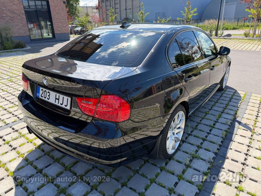 Black BMW 3 Series 2010 in Tallinn, with an engine capacity of 3.00 L and mileage of 177 thousand km for 10700 €, photo 8 on AUTOMOTO.COM.LV