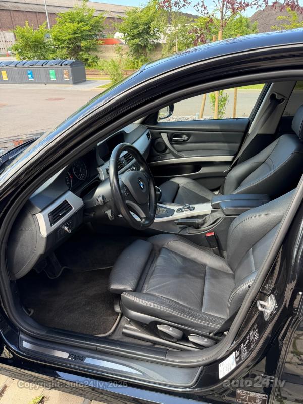 Melns BMW 3 Series 2010 Tallina, ar dzinēja tilpumu 3.00 L un nobraukumu 177 tūkst. km par 10700 €, foto 9 vietnē AUTOMOTO.COM.LV