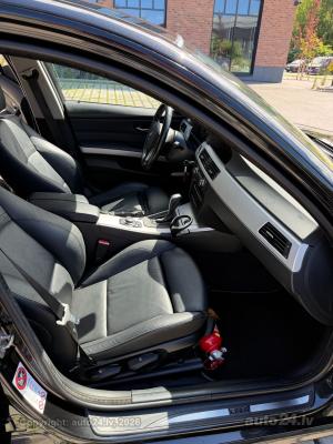Black BMW 3 Series 2010 in Tallinn, with an engine capacity of 3.00 L and mileage of 177 thousand km for 10700 €, photo 14 on AUTOMOTO.COM.LV