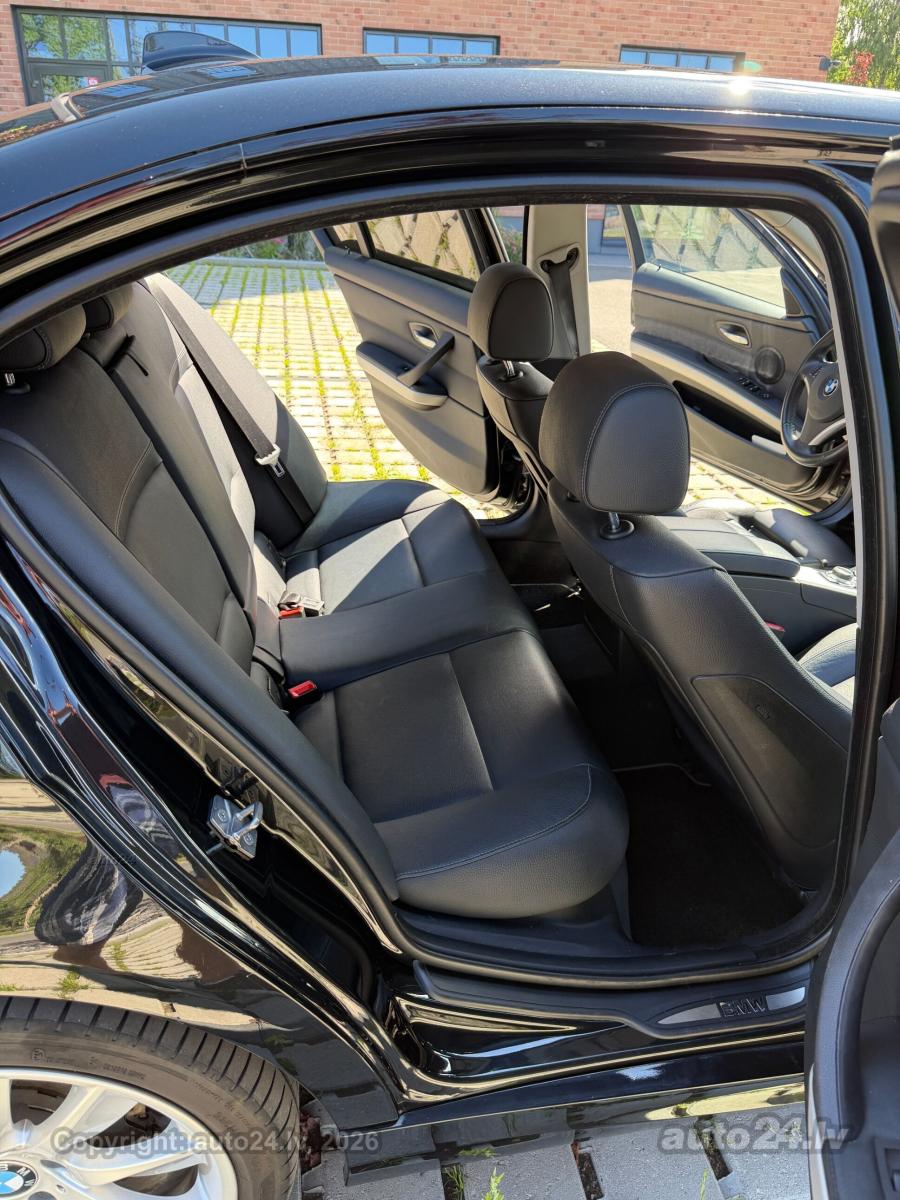 Black BMW 3 Series 2010 in Tallinn, with an engine capacity of 3.00 L and mileage of 177 thousand km for 10700 €, photo 15 on AUTOMOTO.COM.LV
