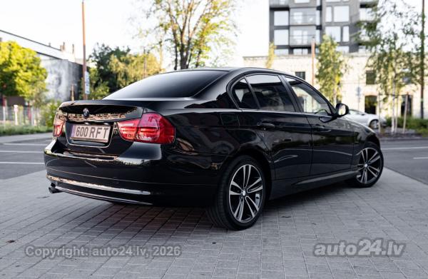 Melns BMW 3 Series 2011 Tallina, ar dzinēja tilpumu 2.00 L un nobraukumu 245 tūkst. km par 5599 €, foto 6 vietnē AUTOMOTO.COM.LV