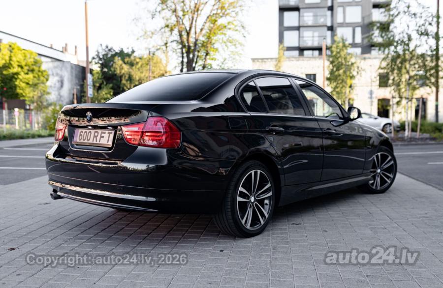 Melns BMW 3 Series 2011 Tallina, ar dzinēja tilpumu 2.00 L un nobraukumu 245 tūkst. km par 5599 €, foto 7 vietnē AUTOMOTO.COM.LV