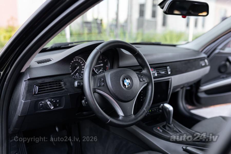 Melns BMW 3 Series 2011 Tallina, ar dzinēja tilpumu 2.00 L un nobraukumu 245 tūkst. km par 5599 €, foto 8 vietnē AUTOMOTO.COM.LV