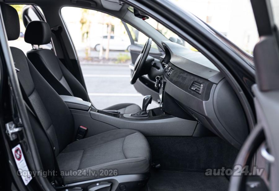 Melns BMW 3 Series 2011 Tallina, ar dzinēja tilpumu 2.00 L un nobraukumu 245 tūkst. km par 5599 €, foto 11 vietnē AUTOMOTO.COM.LV