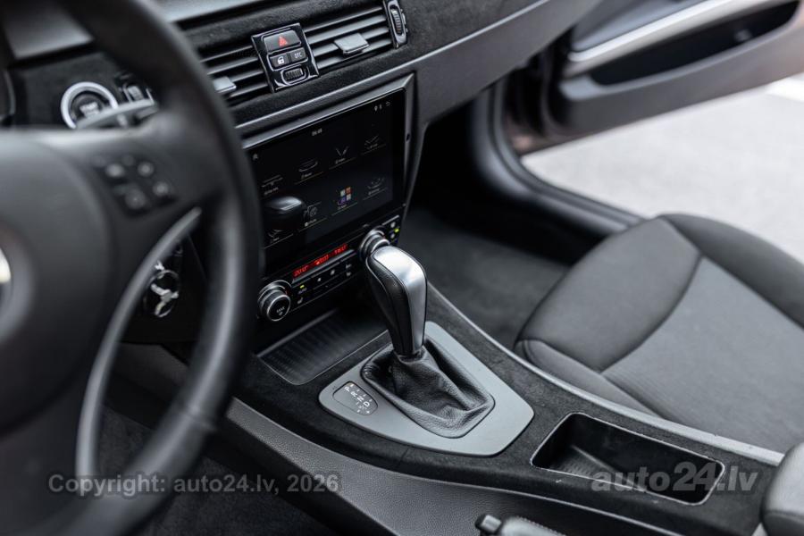 Melns BMW 3 Series 2011 Tallina, ar dzinēja tilpumu 2.00 L un nobraukumu 245 tūkst. km par 5599 €, foto 15 vietnē AUTOMOTO.COM.LV