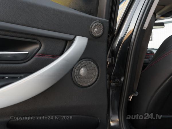 Melns BMW 3 Series 2012 Tartu, ar dzinēja tilpumu 2.00 L un nobraukumu 320 tūkst. km par 8900 €, foto 11 vietnē AUTOMOTO.COM.LV