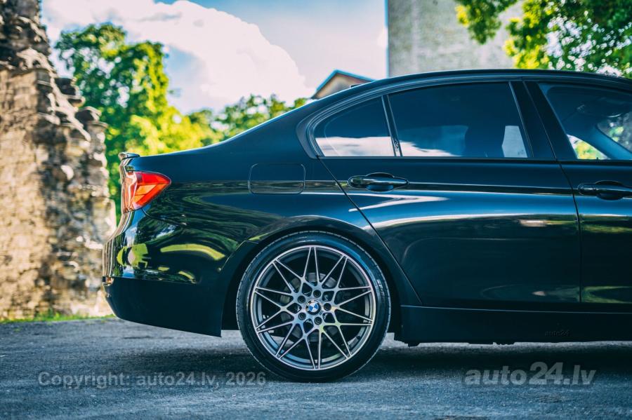 Melns BMW 3 Series 2012 Paide, ar dzinēja tilpumu 2.00 L un nobraukumu 393 tūkst. km par 10200 €, foto 11 vietnē AUTOMOTO.COM.LV