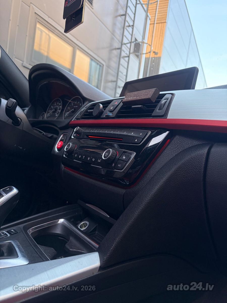 Melns BMW 3 Series 2013 Rīga, ar dzinēja tilpumu 3.00 L un nobraukumu 230 tūkst. km par 14000 €, foto 17 vietnē AUTOMOTO.COM.LV