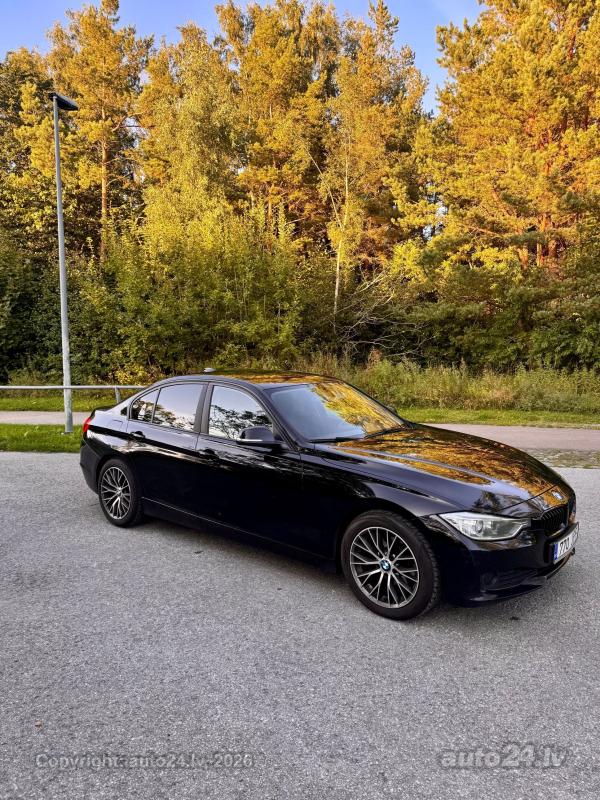 BMW 3 Series 2013 in Tallinn on AUTOMOTO.COM.LV Black BMW 3 Series 2013 in Tallinn, with an engine capacity of 2.00 L and mileage of 269 thousand km for 9000 €, photo 5 on AUTOMOTO.COM.LV