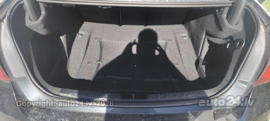 Black BMW 3 Series 2016 in Tallinn, with an engine capacity of 2.00 L and mileage of 210 thousand km for 17500 €, photo 8 on AUTOMOTO.COM.LV