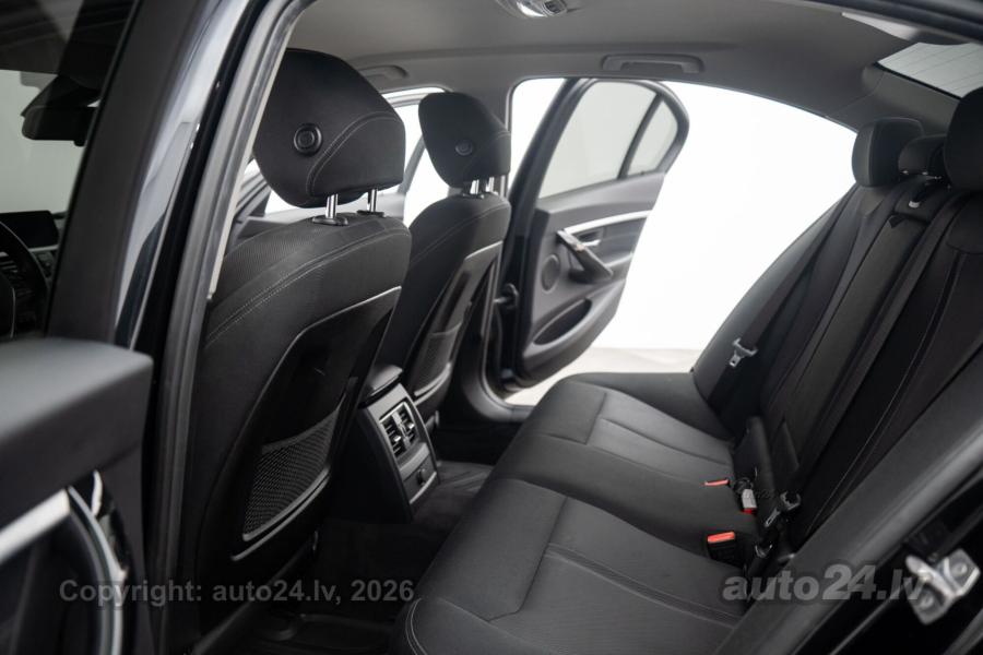 Melns BMW 3 Series 2017 Tallina, ar dzinēja tilpumu 2.00 L un nobraukumu 174 tūkst. km par 13999 €, foto 9 vietnē AUTOMOTO.COM.LV
