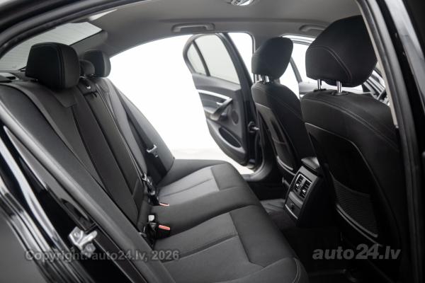 Black BMW 3 Series 2017 in Tallinn, with an engine capacity of 2.00 L and mileage of 174 thousand km for 13999 €, photo 9 on AUTOMOTO.COM.LV