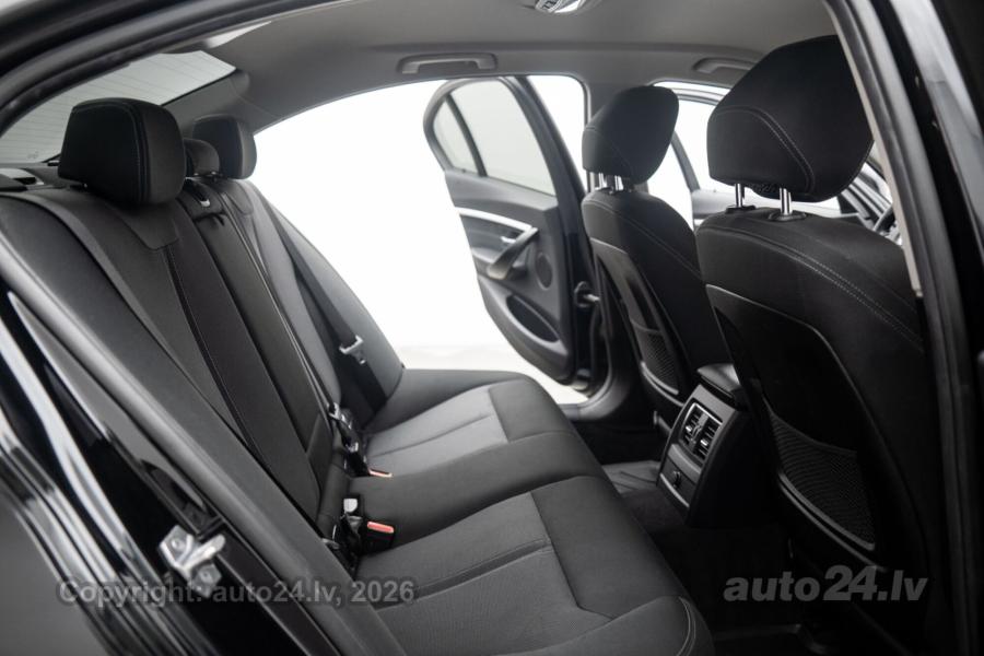 Melns BMW 3 Series 2017 Tallina, ar dzinēja tilpumu 2.00 L un nobraukumu 174 tūkst. km par 13999 €, foto 10 vietnē AUTOMOTO.COM.LV