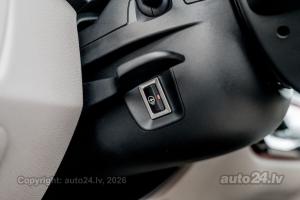 Black BMW 3 Series 2017 in Tallinn, with an engine capacity of 2.00 L and mileage of 168 thousand km for 16500 €, photo 23 on AUTOMOTO.COM.LV