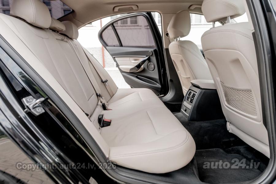 Black BMW 3 Series 2017 in Tallinn, with an engine capacity of 2.00 L and mileage of 168 thousand km for 16500 €, photo 28 on AUTOMOTO.COM.LV