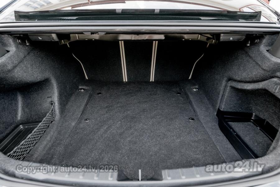 Black BMW 3 Series 2017 in Tallinn, with an engine capacity of 2.00 L and mileage of 168 thousand km for 16500 €, photo 30 on AUTOMOTO.COM.LV