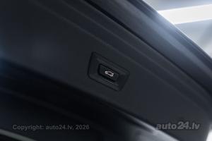 Black BMW 3 Series 2019 in Tallinn, with an engine capacity of 2.00 L and mileage of 95 thousand km for 24900 €, photo 10 on AUTOMOTO.COM.LV