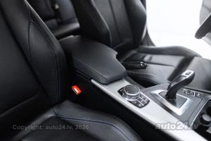 Black BMW 3 Series 2019 in Tallinn, with an engine capacity of 2.00 L and mileage of 95 thousand km for 24900 €, photo 17 on AUTOMOTO.COM.LV
