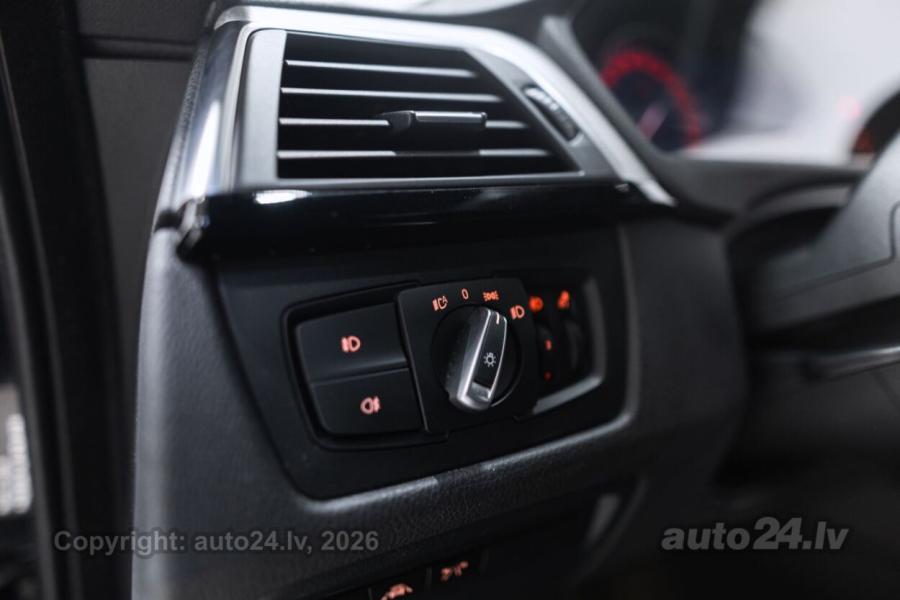 Black BMW 3 Series 2019 in Tallinn, with an engine capacity of 2.00 L and mileage of 95 thousand km for 24900 €, photo 21 on AUTOMOTO.COM.LV