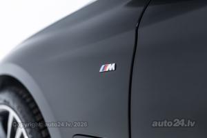 Black BMW 3 Series 2019 in Tallinn, with an engine capacity of 2.00 L and mileage of 95 thousand km for 24900 €, photo 23 on AUTOMOTO.COM.LV