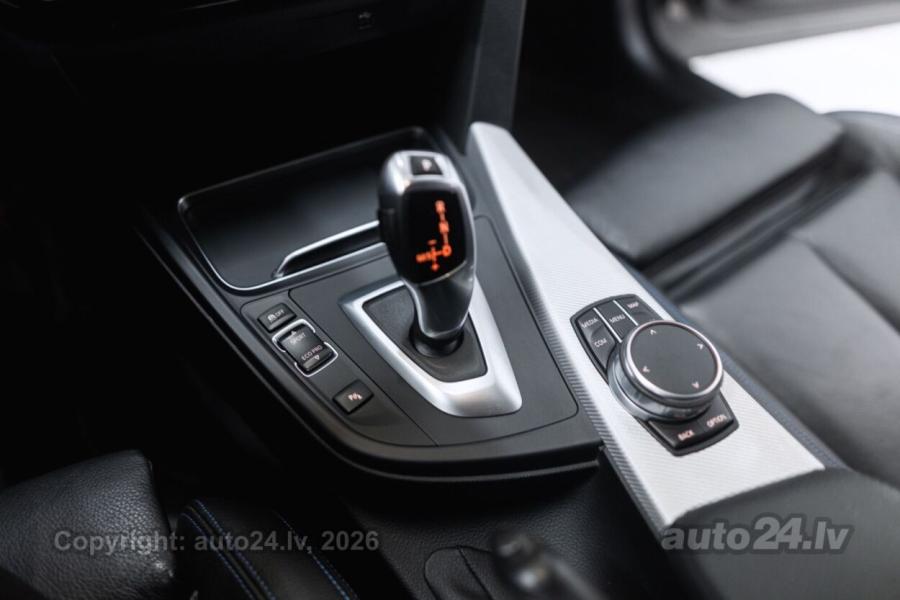 Black BMW 3 Series 2019 in Tallinn, with an engine capacity of 2.00 L and mileage of 95 thousand km for 24900 €, photo 30 on AUTOMOTO.COM.LV