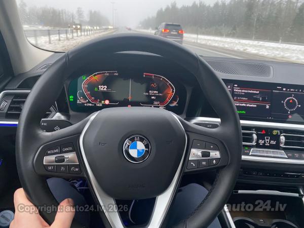 Black BMW 3 Series 2019 in Tallinn, with an engine capacity of 2.00 L and mileage of 211 thousand km for 18900 €, photo 5 on AUTOMOTO.COM.LV