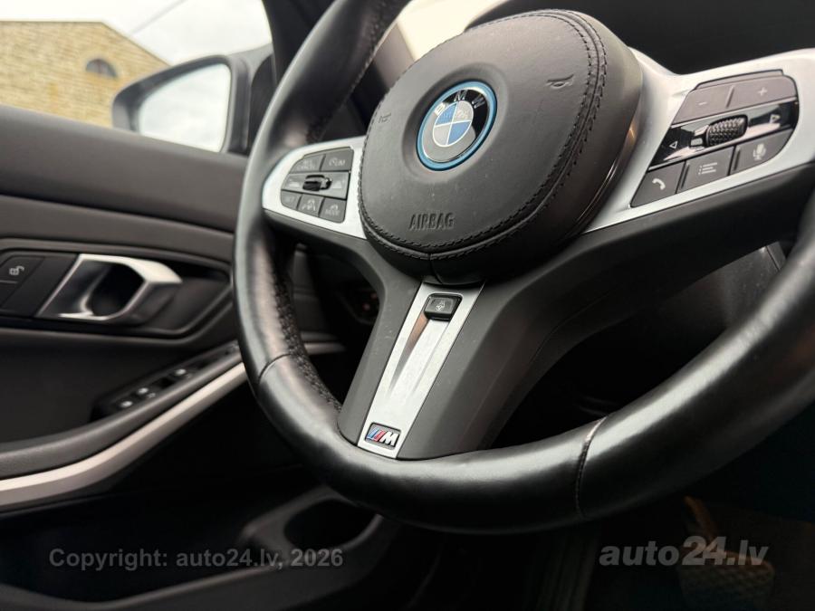 Black BMW 3 Series 2019 in Tallinn, with an engine capacity of 2.00 L and mileage of 41 thousand km for 27900 €, photo 19 on AUTOMOTO.COM.LV