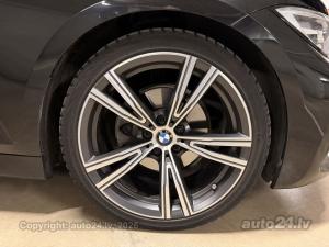 Black BMW 3 Series 2019 in Tallinn, with an engine capacity of 2.00 L and mileage of 90 thousand km for 26490 €, photo 17 on AUTOMOTO.COM.LV