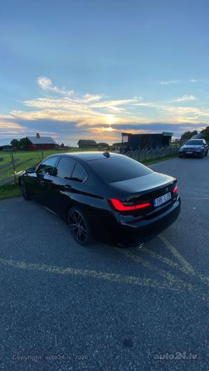 Melns BMW 3 Series 2020 Tallina, ar dzinēja tilpumu 2.00 L un nobraukumu 82 tūkst. km par 30999 €, foto 10 vietnē AUTOMOTO.COM.LV