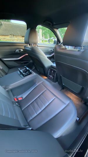 Melns BMW 3 Series 2020 Tallina, ar dzinēja tilpumu 2.00 L un nobraukumu 82 tūkst. km par 30999 €, foto 18 vietnē AUTOMOTO.COM.LV