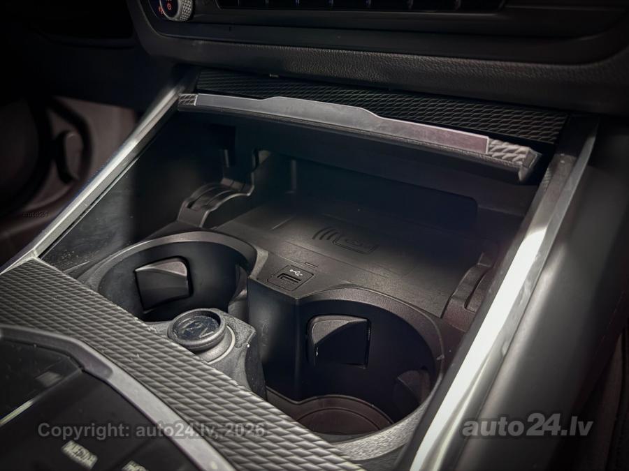 Melns BMW 3 Series 2021 Tallina, ar dzinēja tilpumu 2.00 L un nobraukumu 96 tūkst. km par 33999 €, foto 17 vietnē AUTOMOTO.COM.LV