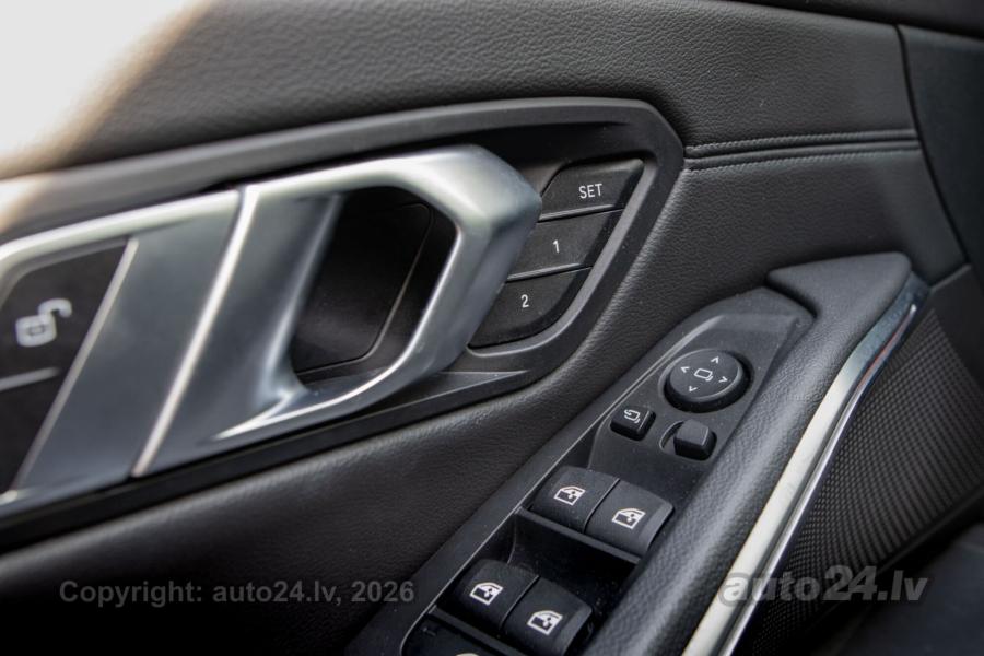 Melns BMW 3 Series 2021 Tallina, ar dzinēja tilpumu 2.00 L un nobraukumu 117 tūkst. km par 31900 €, foto 10 vietnē AUTOMOTO.COM.LV