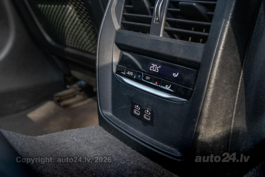 Melns BMW 3 Series 2021 Tallina, ar dzinēja tilpumu 2.00 L un nobraukumu 117 tūkst. km par 31900 €, foto 19 vietnē AUTOMOTO.COM.LV