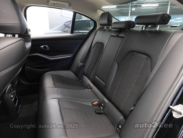 Melns BMW 3 Series 2022 Tallina, ar dzinēja tilpumu 2.00 L un nobraukumu 138 tūkst. km par 29900 €, foto 11 vietnē AUTOMOTO.COM.LV