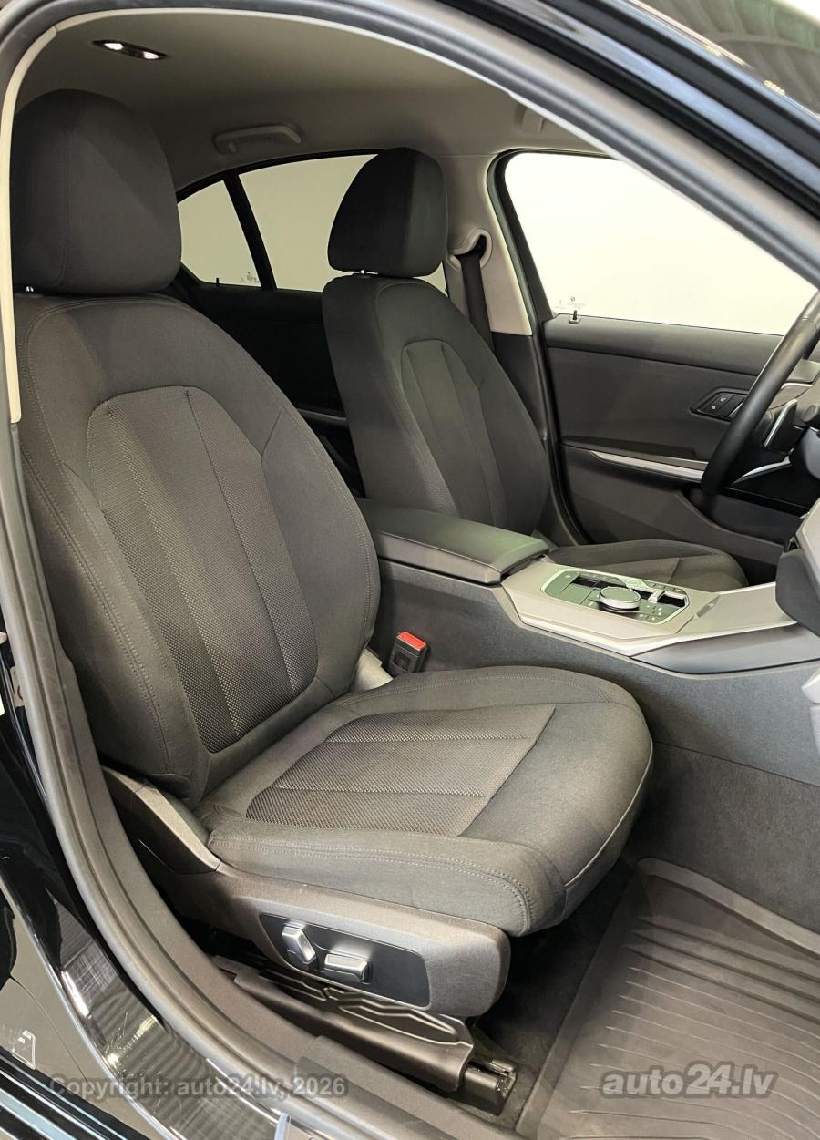 Melns BMW 3 Series 2023 Tallina, ar dzinēja tilpumu 2.00 L un nobraukumu 65 tūkst. km par 29990 €, foto 12 vietnē AUTOMOTO.COM.LV