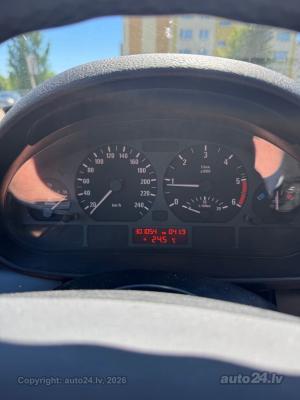 Black BMW 3 Series 2003 in Tallinn, with an engine capacity of 2.00 L and mileage of 37 thousand km for 2500 €, photo 8 on AUTOMOTO.COM.LV